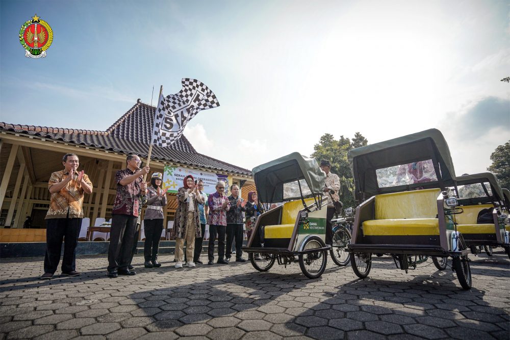DIY Terapkan Inovasi Tenaga Listrik Pada Becak Kayuh - Kinerjaekselen